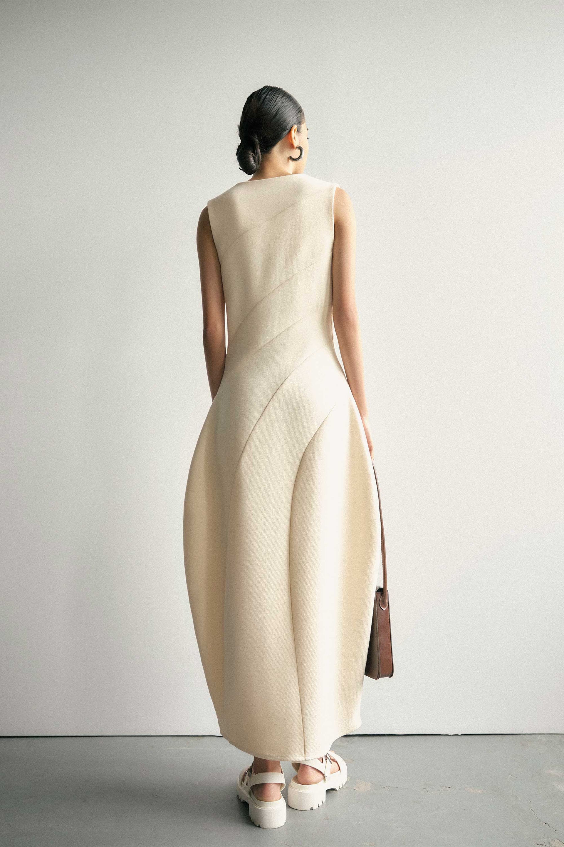 MEL ESSENTIALS Structured Long Dress | Dress | OEUVR – OEUVR